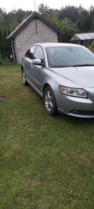 Grey Volvo S40 2008 in Gargzdai, with an engine capacity of 1.56 L and mileage of 220 thousand km for 2200 €, photo 6 on AUTOMOTO.COM.LV