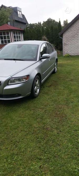 Grey Volvo S40 2008 in Gargzdai, with an engine capacity of 1.56 L and mileage of 220 thousand km for 2200 €, photo 7 on AUTOMOTO.COM.LV