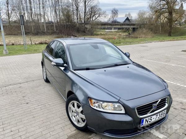 Pelēks Volvo S40 2009 Rēzekne, ar dzinēja tilpumu 1.60 L un nobraukumu 0 tūkst. km par 3650 €, foto 2 vietnē AUTOMOTO.COM.LV