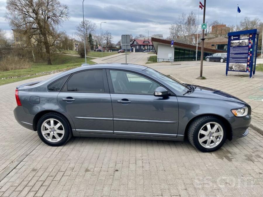 Pelēks Volvo S40 2009 Rēzekne, ar dzinēja tilpumu 1.60 L un nobraukumu 0 tūkst. km par 2500 €, foto 5 vietnē AUTOMOTO.COM.LV