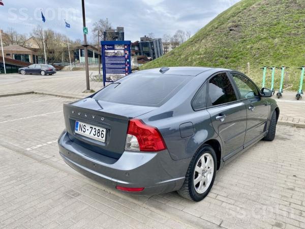 Pelēks Volvo S40 2009 Rēzekne, ar dzinēja tilpumu 1.60 L un nobraukumu 0 tūkst. km par 3650 €, foto 7 vietnē AUTOMOTO.COM.LV