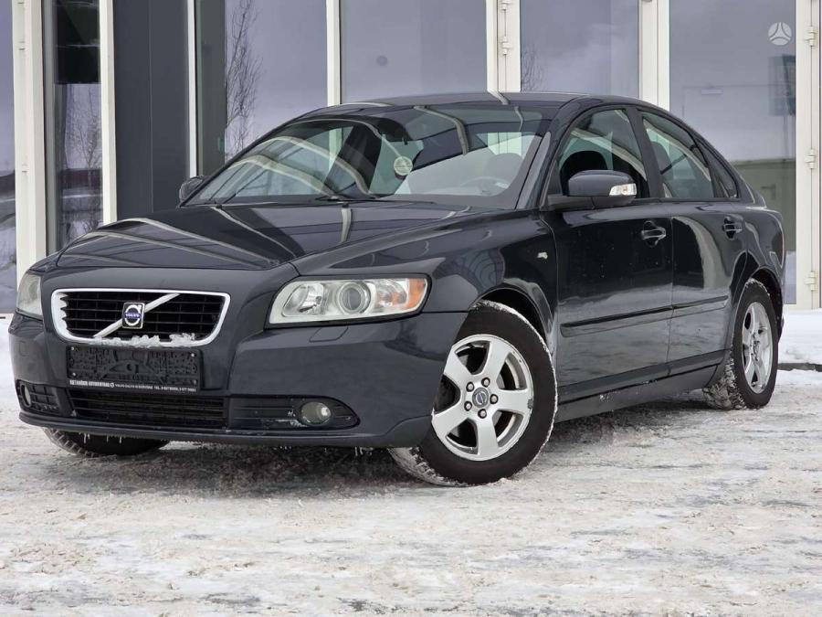 Grey Volvo S40 2009 in Vilnius, with an engine capacity of 1.56 L and mileage of 286 thousand km for 3980 €, photo 4 on AUTOMOTO.COM.LV