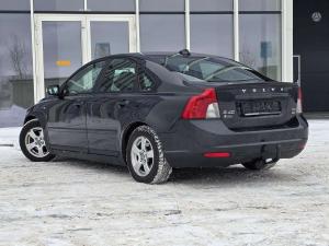 Grey Volvo S40 2009 in Vilnius, with an engine capacity of 1.56 L and mileage of 286 thousand km for 3980 €, photo 7 on AUTOMOTO.COM.LV