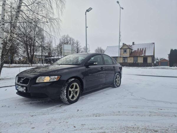 Pelēks Volvo S40 2009 Rokiškis, ar dzinēja tilpumu 1.60 L un nobraukumu 325 tūkst. km par 2700 €, foto 3 vietnē AUTOMOTO.COM.LV