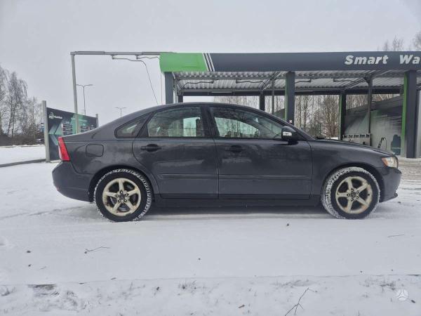 Pelēks Volvo S40 2009 Rokiškis, ar dzinēja tilpumu 1.60 L un nobraukumu 325 tūkst. km par 2700 €, foto 5 vietnē AUTOMOTO.COM.LV