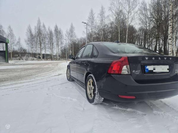 Pelēks Volvo S40 2009 Rokiškis, ar dzinēja tilpumu 1.60 L un nobraukumu 325 tūkst. km par 2700 €, foto 6 vietnē AUTOMOTO.COM.LV