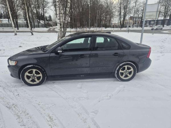 Pelēks Volvo S40 2009 Rokiškis, ar dzinēja tilpumu 1.60 L un nobraukumu 325 tūkst. km par 2700 €, foto 9 vietnē AUTOMOTO.COM.LV