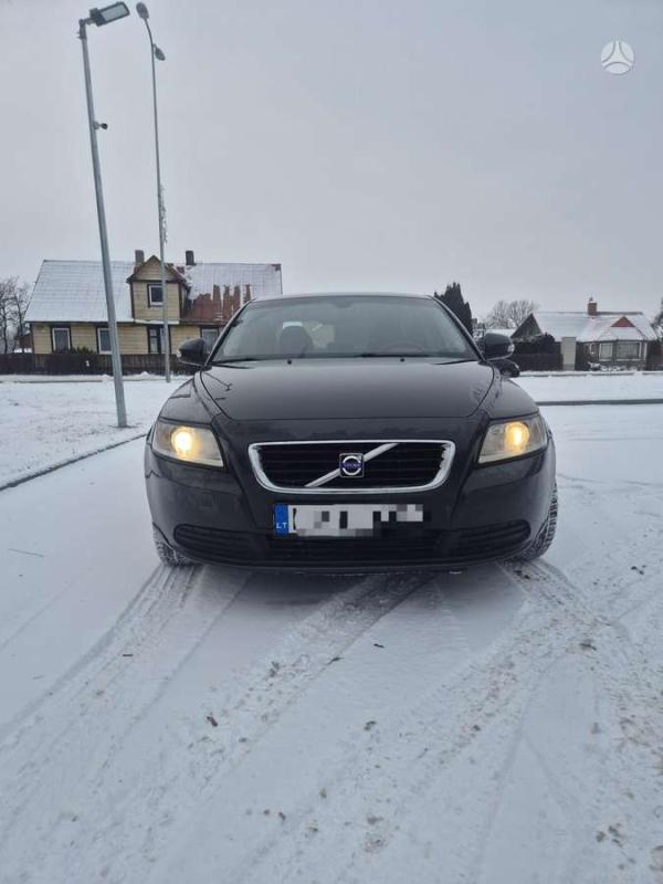 Pelēks Volvo S40 2009 Rokiškis, ar dzinēja tilpumu 1.60 L un nobraukumu 325 tūkst. km par 2700 €, foto 10 vietnē AUTOMOTO.COM.LV