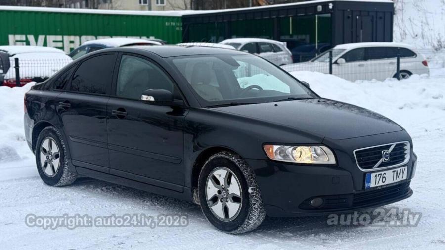 Grey Volvo S40 2009 in Tallinn, with an engine capacity of 1.60 L and mileage of 290 thousand km for 2499 €, photo 2 on AUTOMOTO.COM.LV
