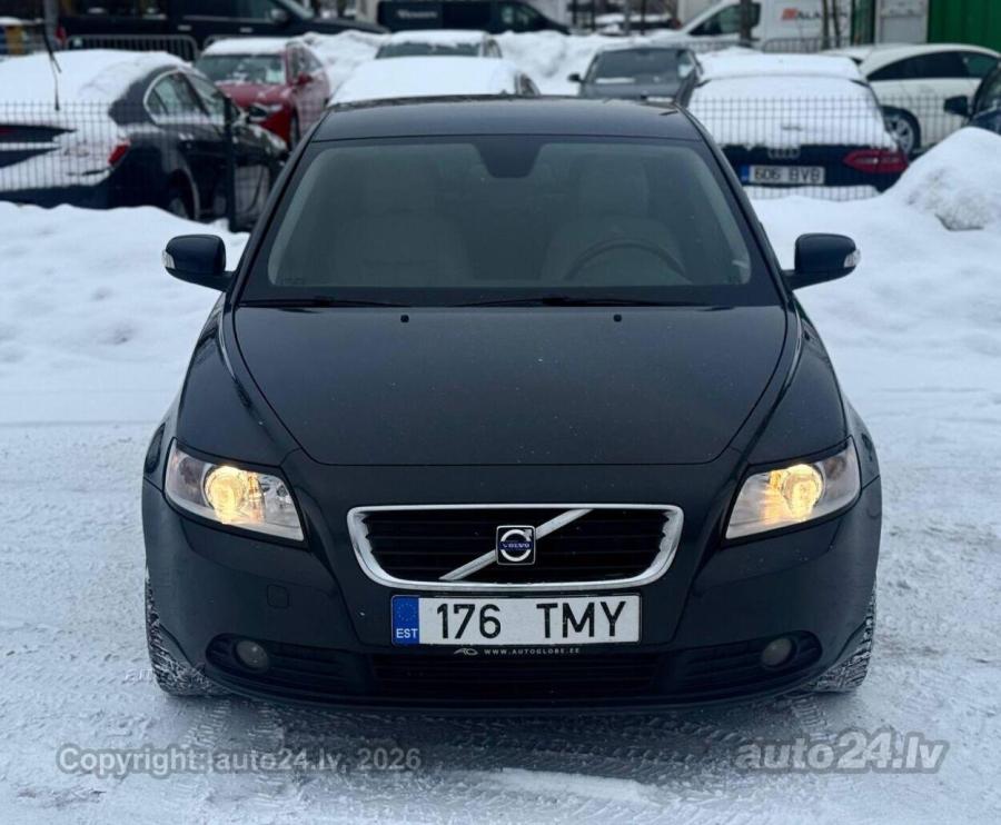 Grey Volvo S40 2009 in Tallinn, with an engine capacity of 1.60 L and mileage of 290 thousand km for 2499 €, photo 3 on AUTOMOTO.COM.LV