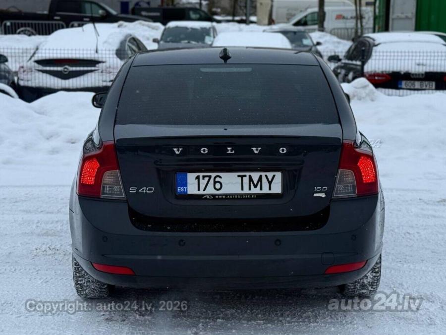 Grey Volvo S40 2009 in Tallinn, with an engine capacity of 1.60 L and mileage of 290 thousand km for 2499 €, photo 5 on AUTOMOTO.COM.LV