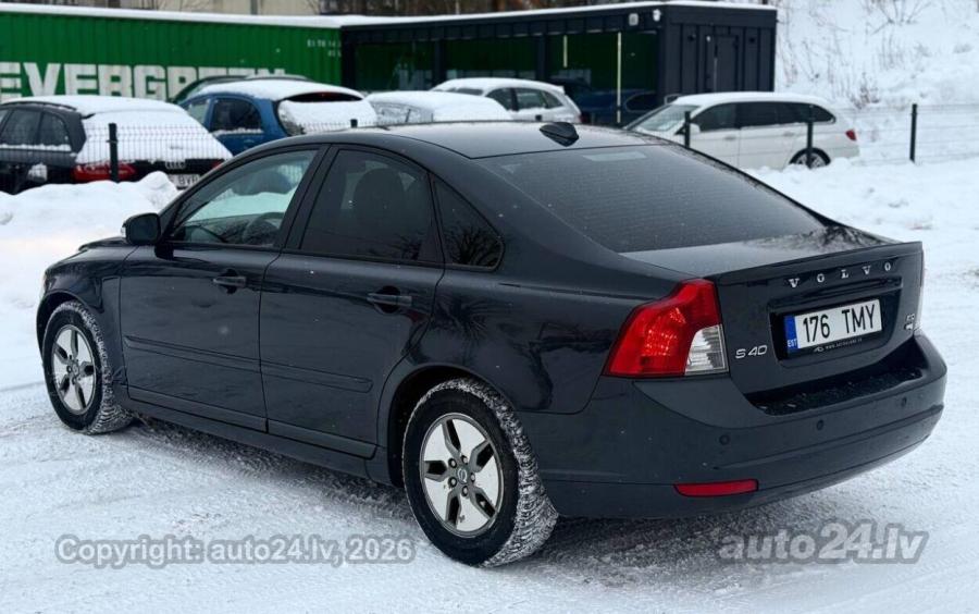 Grey Volvo S40 2009 in Tallinn, with an engine capacity of 1.60 L and mileage of 290 thousand km for 2499 €, photo 6 on AUTOMOTO.COM.LV