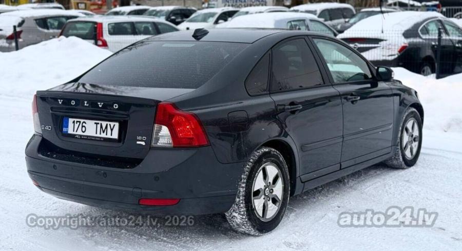 Grey Volvo S40 2009 in Tallinn, with an engine capacity of 1.60 L and mileage of 290 thousand km for 2499 €, photo 7 on AUTOMOTO.COM.LV