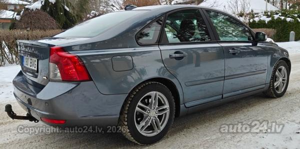 Pelēks Volvo S40 2009 Tartu, ar dzinēja tilpumu 1.60 L un nobraukumu 252 tūkst. km par 2790 €, foto 2 vietnē AUTOMOTO.COM.LV