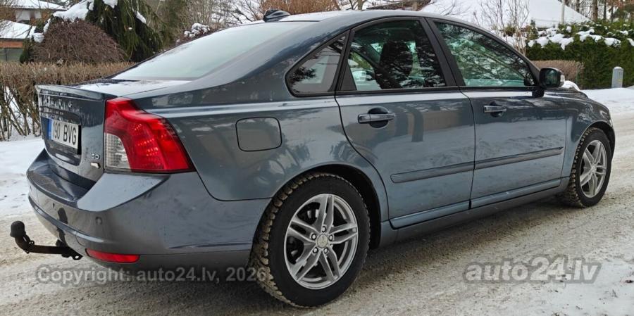Grey Volvo S40 2009 in Tartu, with an engine capacity of 1.60 L and mileage of 252 thousand km for 2790 €, photo 2 on AUTOMOTO.COM.LV