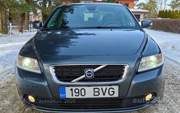 Pelēks Volvo S40 2009 Tartu, ar dzinēja tilpumu 1.60 L un nobraukumu 252 tūkst. km par 2790 €, foto 7 vietnē AUTOMOTO.COM.LV