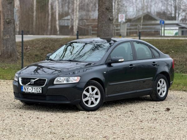 Серый Вольво С40 2009 в Рига, объемом двигателя 1.60 л и пробегом 292 тыс. км за 4290 €, фото 1 на AUTOMOTO.COM.LV