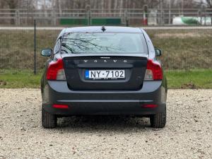 Серый Вольво С40 2009 в Рига, объемом двигателя 1.60 л и пробегом 292 тыс. км за 4290 €, фото 7 на AUTOMOTO.COM.LV