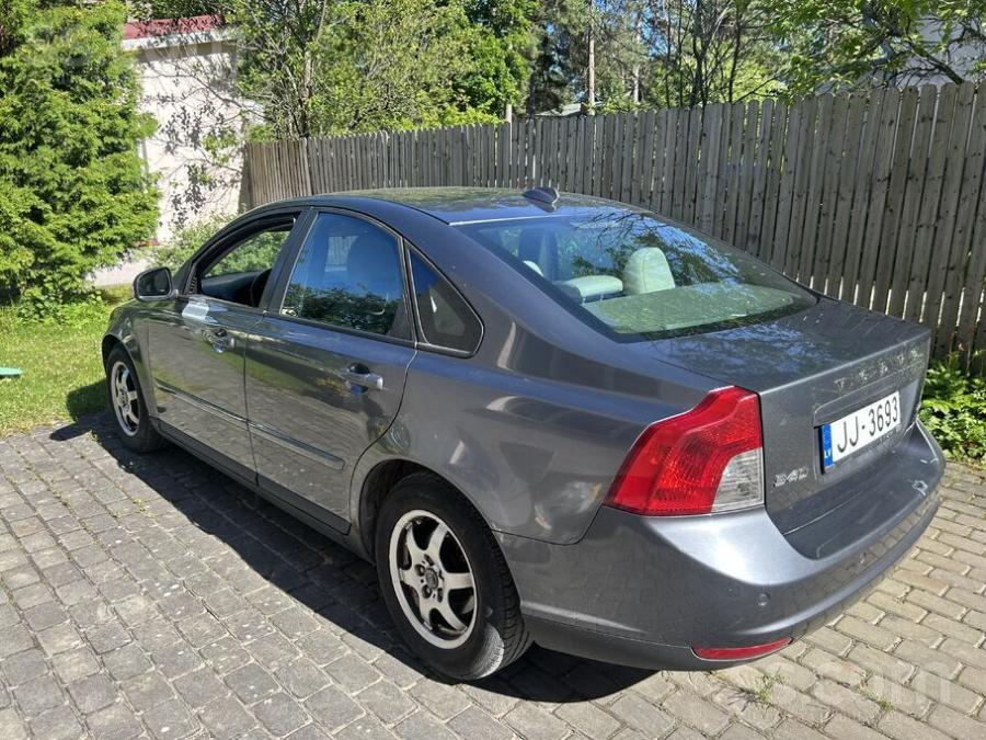 Pelēks Volvo S40 2009 Jūrmala, ar dzinēja tilpumu 1.60 L un nobraukumu 232 tūkst. km par 1300 €, foto 3 vietnē AUTOMOTO.COM.LV