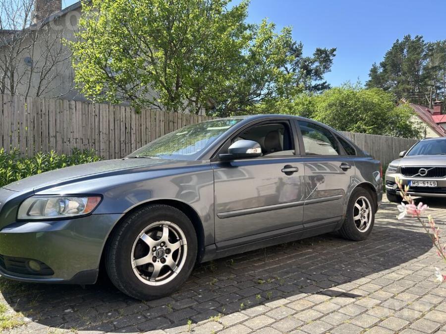 Pelēks Volvo S40 2009 Jūrmala, ar dzinēja tilpumu 1.60 L un nobraukumu 232 tūkst. km par 1300 €, foto 5 vietnē AUTOMOTO.COM.LV