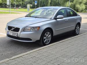 Grey Volvo S40 2009 in Riga, with an engine capacity of 1.60 L and mileage of 180 thousand km for 3500 €, photo 3 on AUTOMOTO.COM.LV