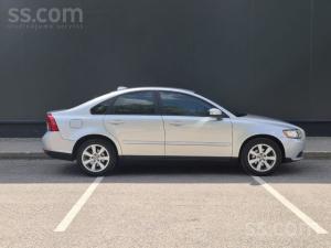Grey Volvo S40 2009 in Riga, with an engine capacity of 1.60 L and mileage of 180 thousand km for 3500 €, photo 4 on AUTOMOTO.COM.LV