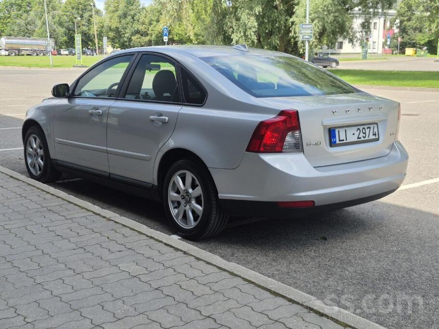 Grey Volvo S40 2009 in Riga, with an engine capacity of 1.60 L and mileage of 180 thousand km for 3500 €, photo 5 on AUTOMOTO.COM.LV