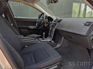 Grey Volvo S40 2009 in Riga, with an engine capacity of 1.60 L and mileage of 180 thousand km for 3500 €, photo 11 on AUTOMOTO.COM.LV