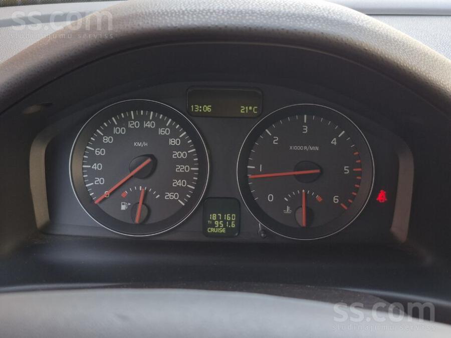 Grey Volvo S40 2009 in Riga, with an engine capacity of 1.60 L and mileage of 180 thousand km for 3500 €, photo 12 on AUTOMOTO.COM.LV