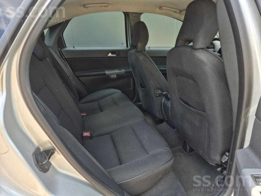 Grey Volvo S40 2009 in Riga, with an engine capacity of 1.60 L and mileage of 180 thousand km for 3500 €, photo 14 on AUTOMOTO.COM.LV