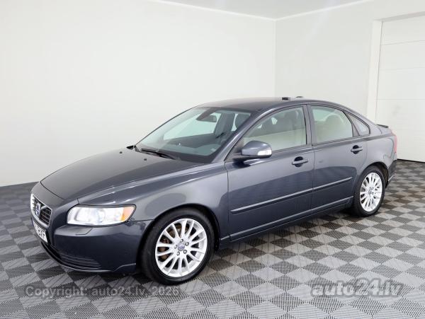 Grey Volvo S40 2009 in Tallinn, with an engine capacity of 1.60 L and mileage of 249 thousand km for 2299 €, photo 2 on AUTOMOTO.COM.LV
