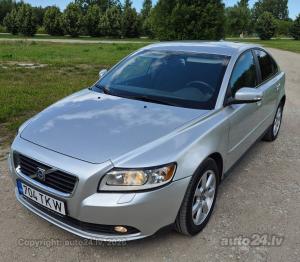 Pelēks Volvo S40 2009 Tallina, ar dzinēja tilpumu 2.00 L un nobraukumu 175 tūkst. km par 3990 €, foto  vietnē AUTOMOTO.COM.LV