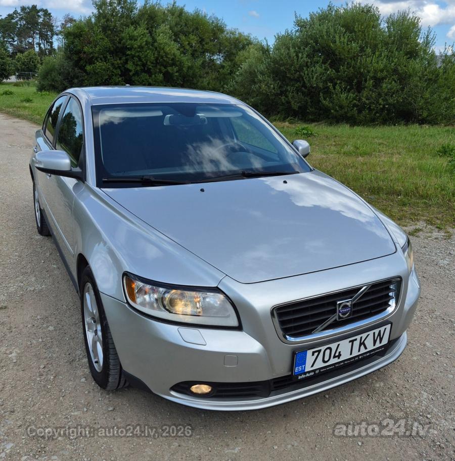 Pelēks Volvo S40 2009 Tallina, ar dzinēja tilpumu 2.00 L un nobraukumu 175 tūkst. km par 3990 €, foto 4 vietnē AUTOMOTO.COM.LV
