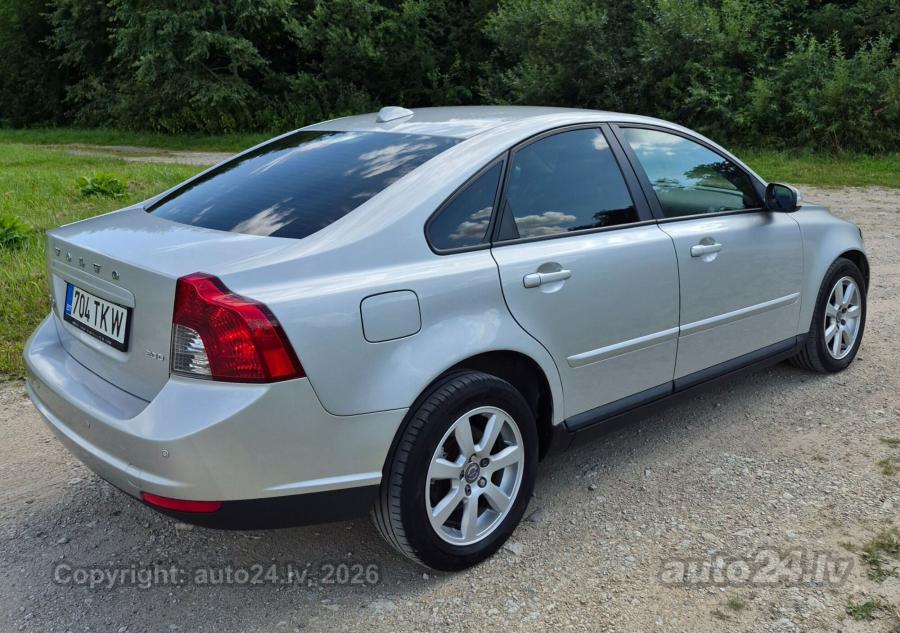 Pelēks Volvo S40 2009 Tallina, ar dzinēja tilpumu 2.00 L un nobraukumu 175 tūkst. km par 3990 €, foto 5 vietnē AUTOMOTO.COM.LV