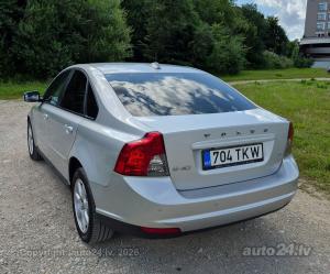 Pelēks Volvo S40 2009 Tallina, ar dzinēja tilpumu 2.00 L un nobraukumu 175 tūkst. km par 3990 €, foto 6 vietnē AUTOMOTO.COM.LV