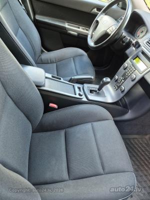 Pelēks Volvo S40 2009 Tallina, ar dzinēja tilpumu 2.00 L un nobraukumu 175 tūkst. km par 3990 €, foto 10 vietnē AUTOMOTO.COM.LV