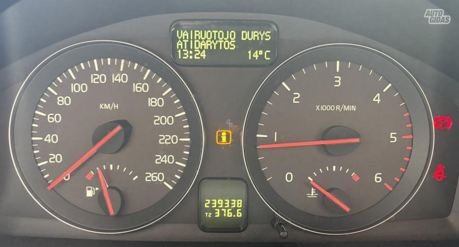 Pelēks Volvo S40 2009 Viļņa, ar dzinēja tilpumu 1.60 L un nobraukumu 239 tūkst. km par 2000 €, foto 5 vietnē AUTOMOTO.COM.LV