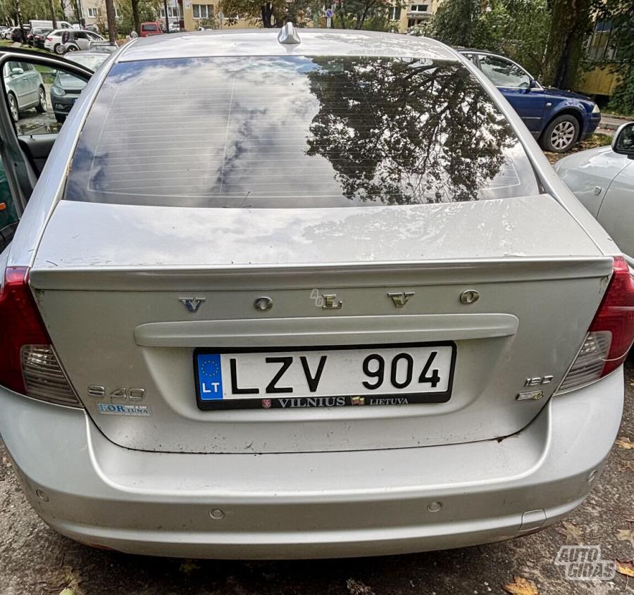 Pelēks Volvo S40 2009 Viļņa, ar dzinēja tilpumu 1.60 L un nobraukumu 239 tūkst. km par 2000 €, foto 6 vietnē AUTOMOTO.COM.LV