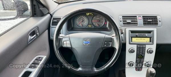 Grey Volvo S40 2010 in Tallinn, with an engine capacity of 2.00 L and mileage of 237 thousand km for 3990 €, photo 11 on AUTOMOTO.COM.LV