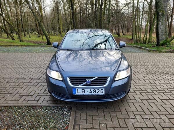 Pelēks Volvo S40 2010 Liepāja, ar dzinēja tilpumu 1.60 L un nobraukumu 240 tūkst. km par 3450 €, foto 7 vietnē AUTOMOTO.COM.LV