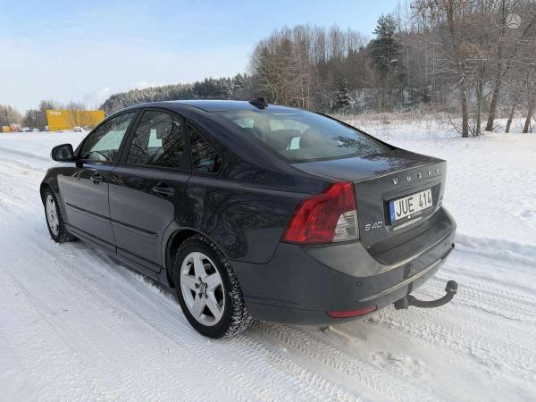 Pelēks Volvo S40 2010 Viļņa, ar dzinēja tilpumu 1.60 L un nobraukumu 297 tūkst. km par 2500 €, foto 4 vietnē AUTOMOTO.COM.LV