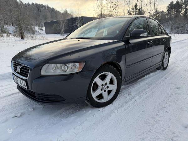 Pelēks Volvo S40 2010 Viļņa, ar dzinēja tilpumu 1.60 L un nobraukumu 297 tūkst. km par 2500 €, foto 8 vietnē AUTOMOTO.COM.LV