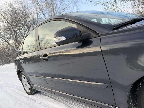 Pelēks Volvo S40 2010 Viļņa, ar dzinēja tilpumu 1.60 L un nobraukumu 297 tūkst. km par 2500 €, foto 9 vietnē AUTOMOTO.COM.LV