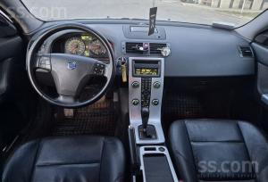 Pelēks Volvo S40 2010 Rīga, ar dzinēja tilpumu 2.40 L un nobraukumu 197 tūkst. km par 3500 €, foto 8 vietnē AUTOMOTO.COM.LV