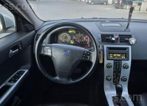 Pelēks Volvo S40 2010 Rīga, ar dzinēja tilpumu 2.40 L un nobraukumu 197 tūkst. km par 3500 €, foto 9 vietnē AUTOMOTO.COM.LV