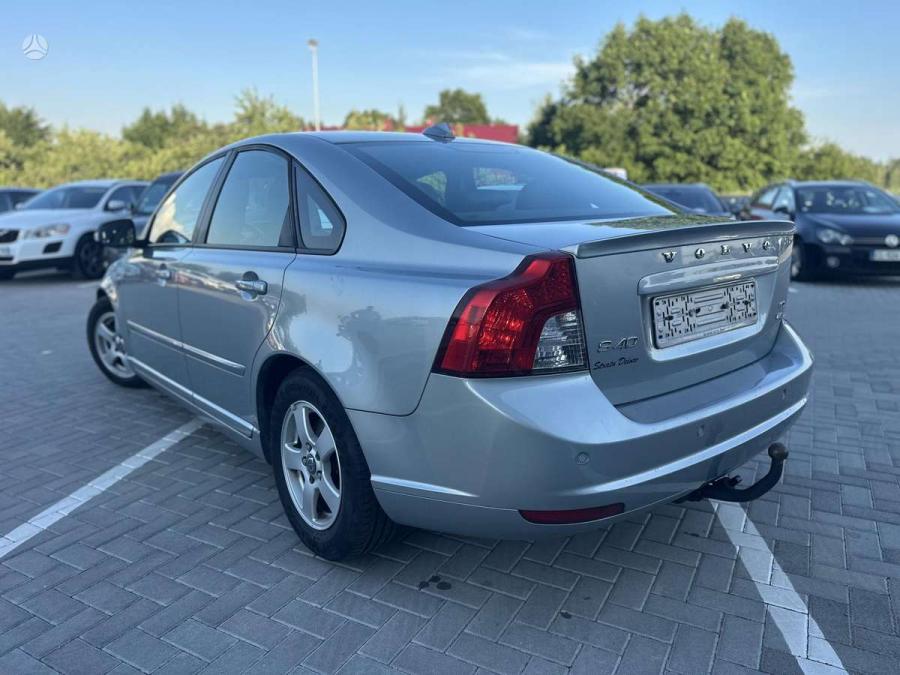 Grey Volvo S40 2010 in Taurage, with an engine capacity of 1.60 L and mileage of 226 thousand km for 3150 €, photo 4 on AUTOMOTO.COM.LV
