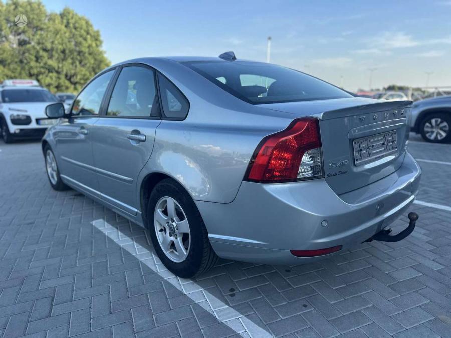 Grey Volvo S40 2010 in Taurage, with an engine capacity of 1.60 L and mileage of 226 thousand km for 3150 €, photo 9 on AUTOMOTO.COM.LV
