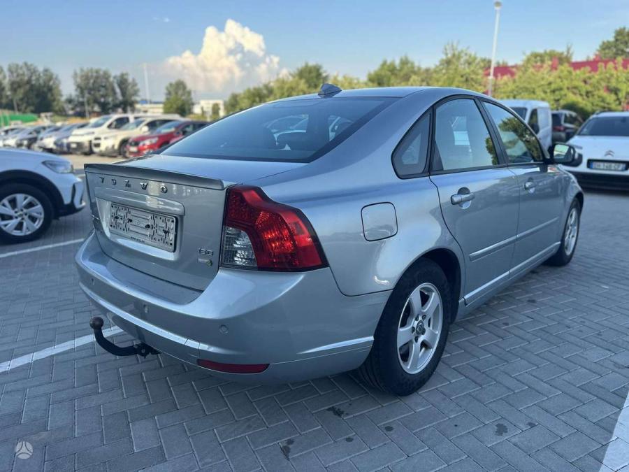 Grey Volvo S40 2010 in Taurage, with an engine capacity of 1.60 L and mileage of 226 thousand km for 3150 €, photo 11 on AUTOMOTO.COM.LV