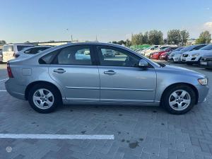Grey Volvo S40 2010 in Taurage, with an engine capacity of 1.60 L and mileage of 226 thousand km for 3150 €, photo 12 on AUTOMOTO.COM.LV