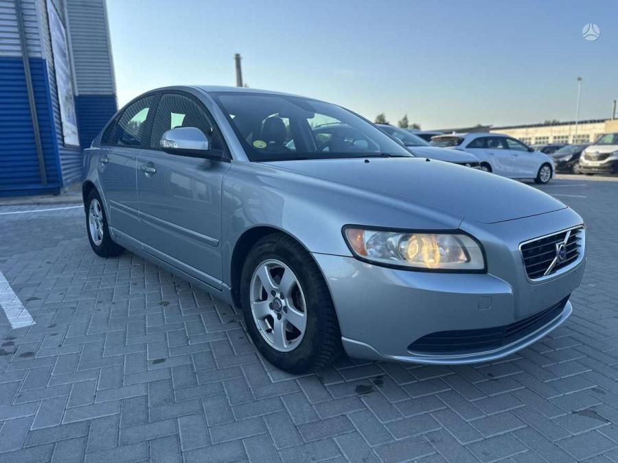 Grey Volvo S40 2010 in Taurage, with an engine capacity of 1.60 L and mileage of 226 thousand km for 3150 €, photo 13 on AUTOMOTO.COM.LV